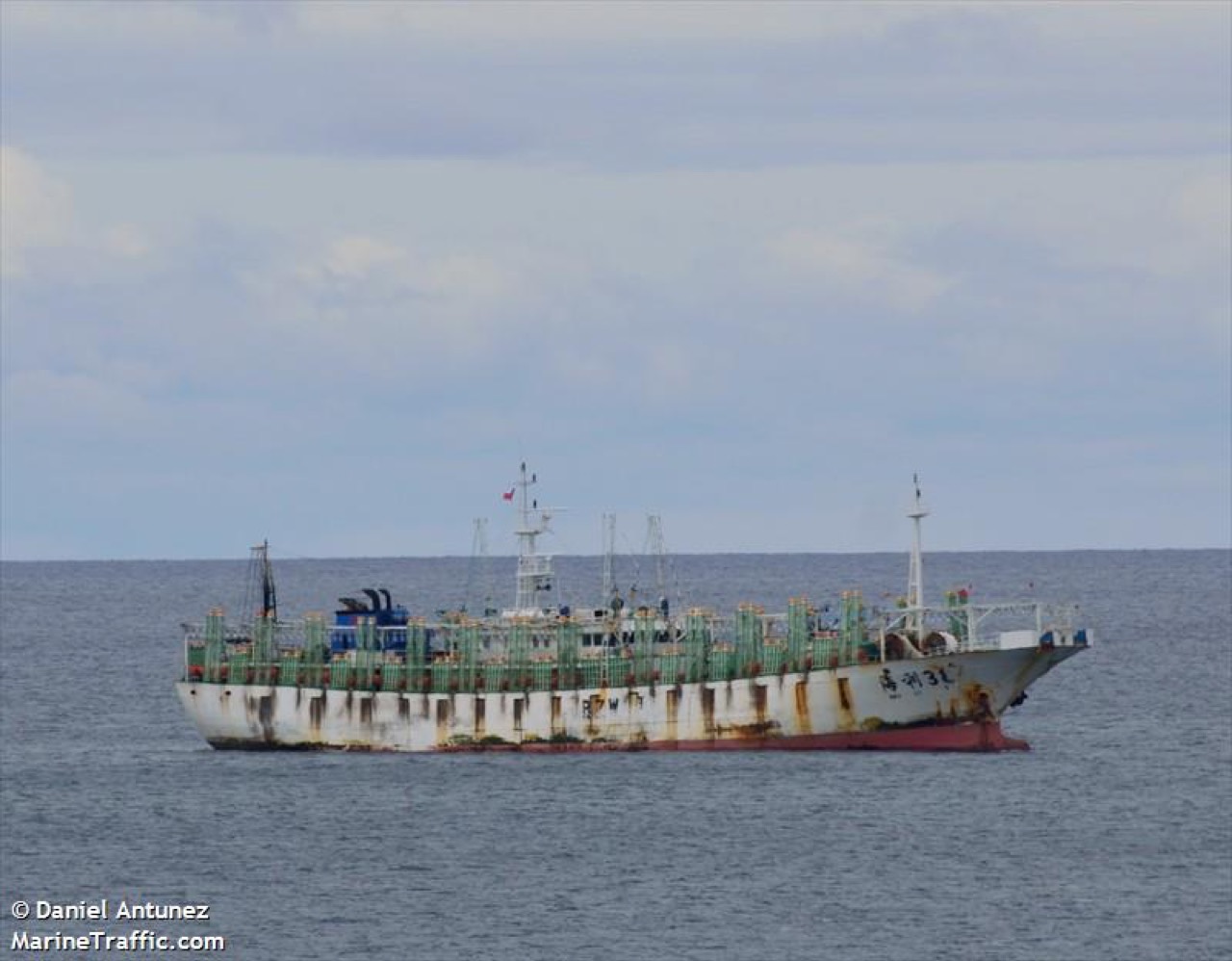 Hai Li 38 | Vessels | Bait-to-Plate | The Outlaw Ocean Project