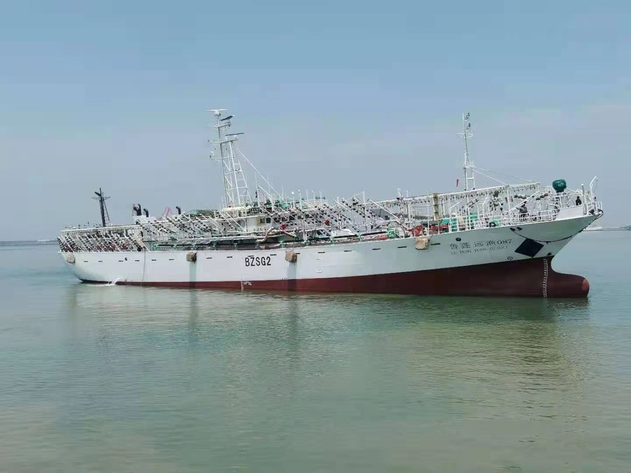 Lu Peng Yuan Yu 087 | Vessels | Bait-to-Plate | The Outlaw Ocean Project