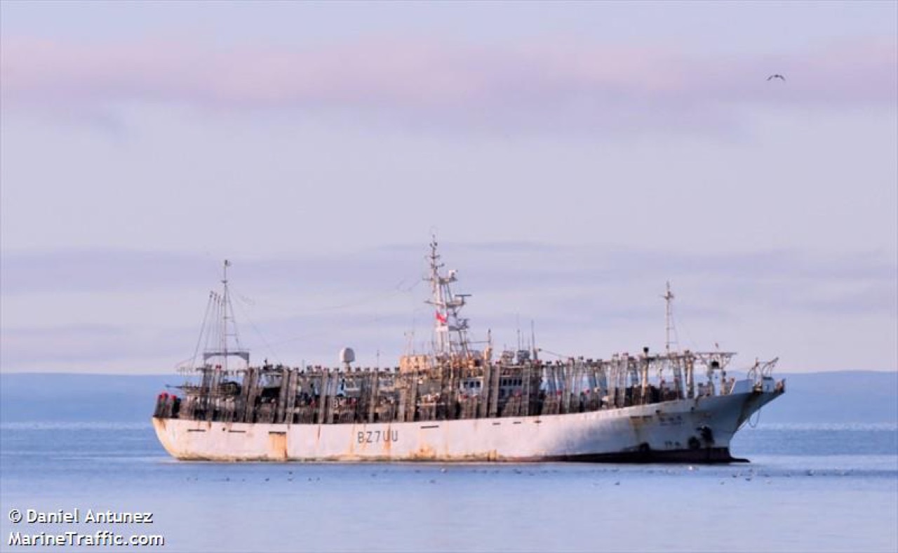 Zhou Yu 6 | Vessels | Bait-to-Plate | The Outlaw Ocean Project