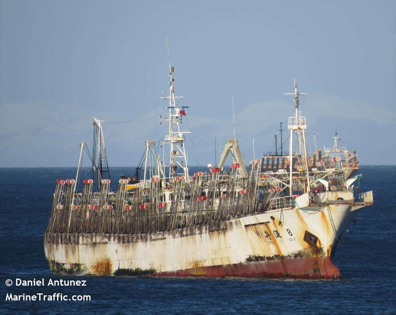 Zhou Yu 810 | Vessels | Bait-to-Plate | The Outlaw Ocean Project